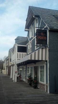 Ristorante il Porto brings a touch of Greek to its Italian menu