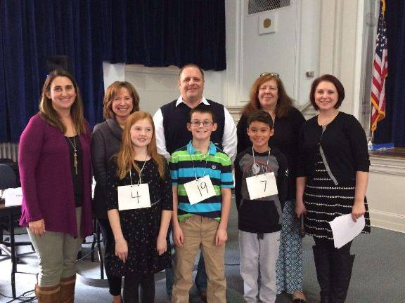 Women's club hosts spelling bee