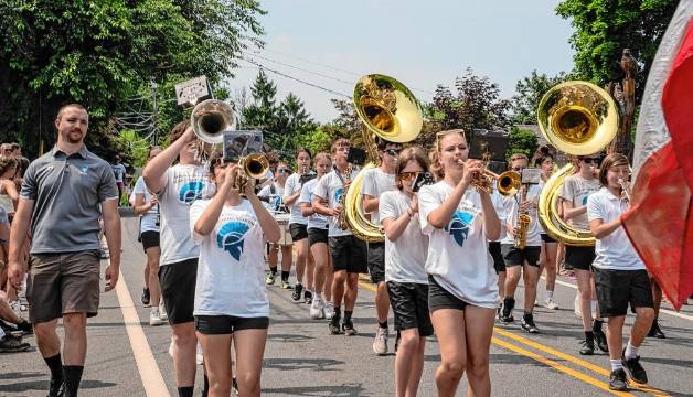 Fourth of July parade, Ski Hawks show