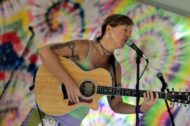 Monthly Singer Songwriter Showcase features local musicians